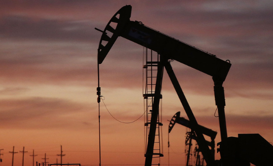 Oil rebounds from 17-month low, but worries on slowdown persist