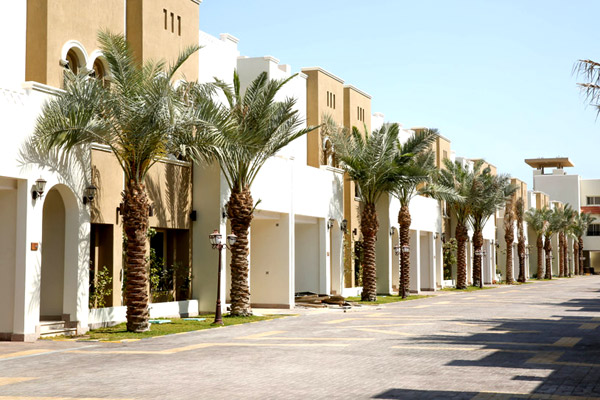 Saudi housing ministry inks deals to build residential units